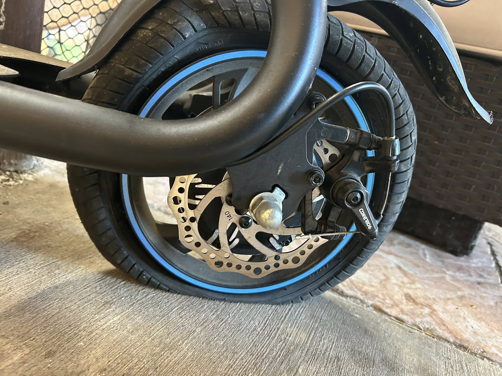 E-Scooter Flat Tire Repair / Tube Replacement – Radical eBikes